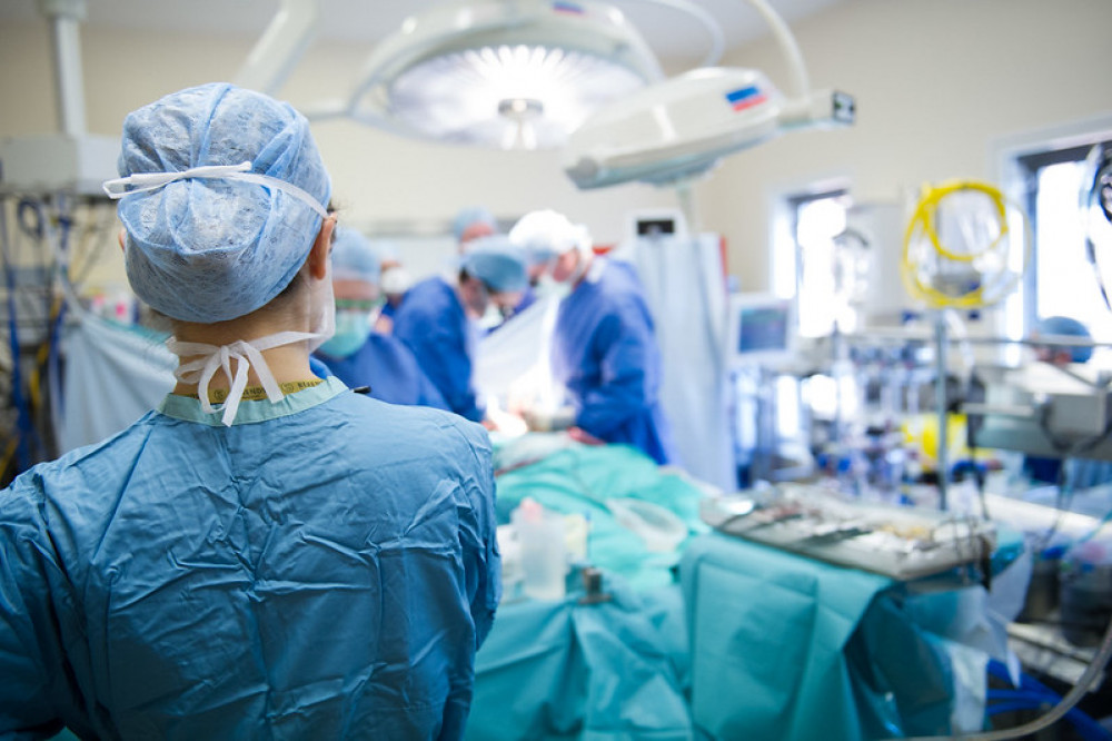 Having a Caesarean section - Leeds Teaching Hospitals NHS Trust