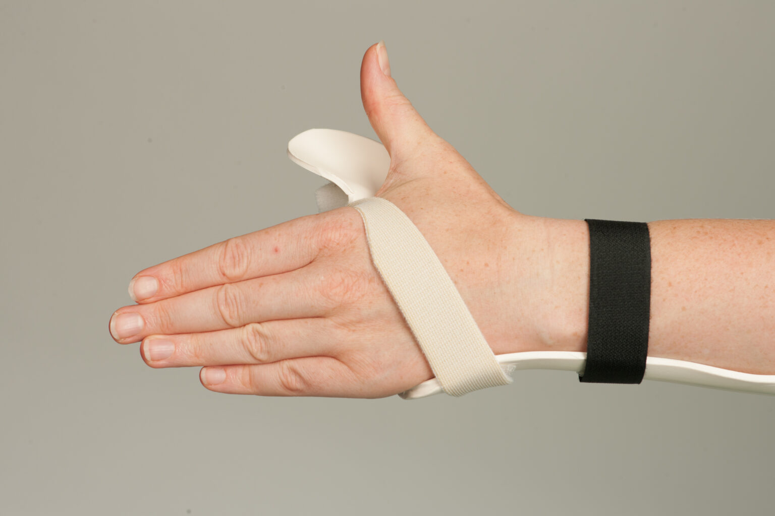 Extensor Tendon Repair (thumb), a guide to your therapy - Leeds ...