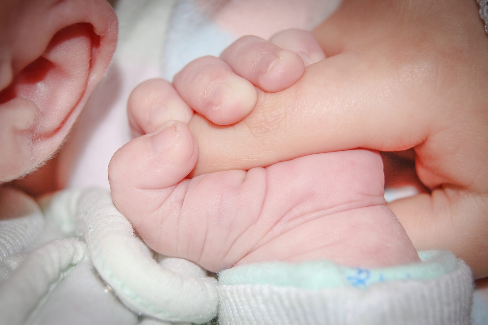 Heart murmur in newborn babies - What it means, what to look out for ...