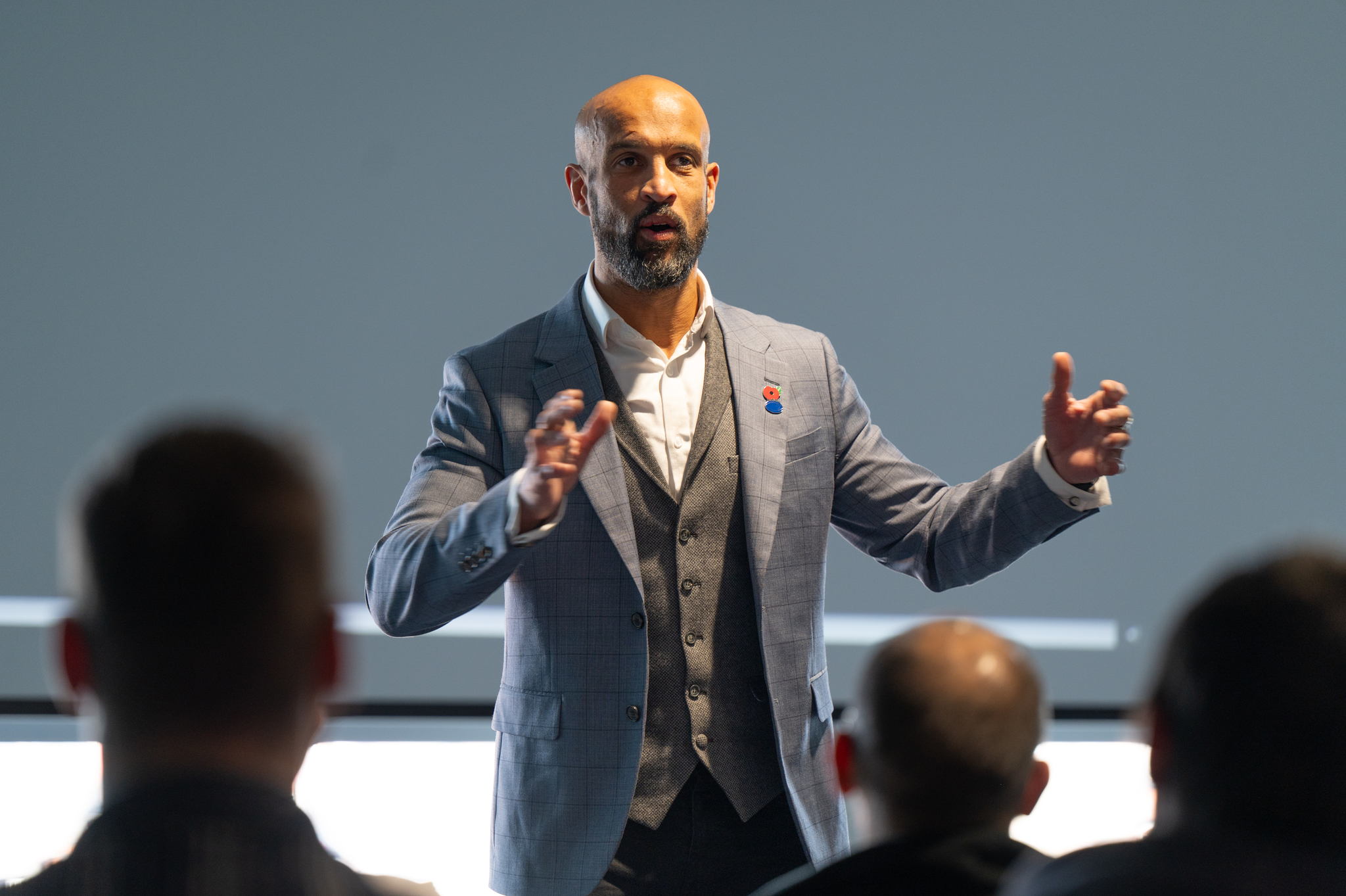 Leeds Rhinos legend JJB inspires hospital staff with life philosophy ...