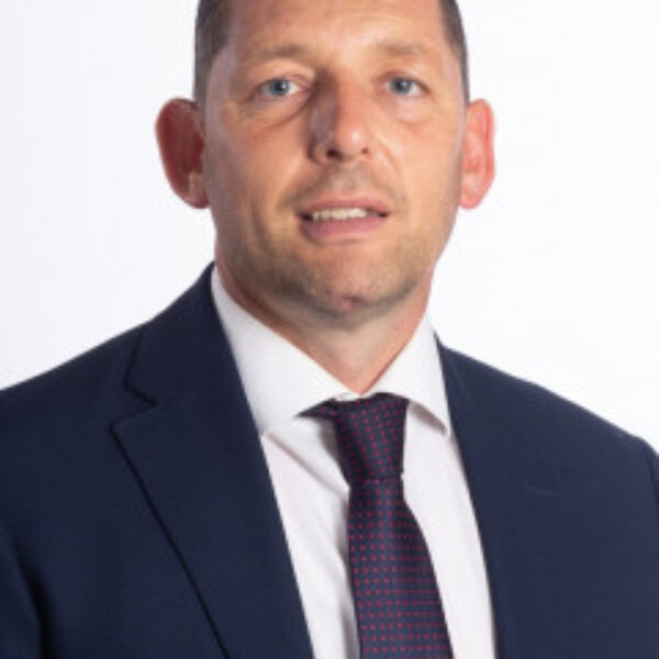 Board Members - Leeds Teaching Hospitals NHS Trust